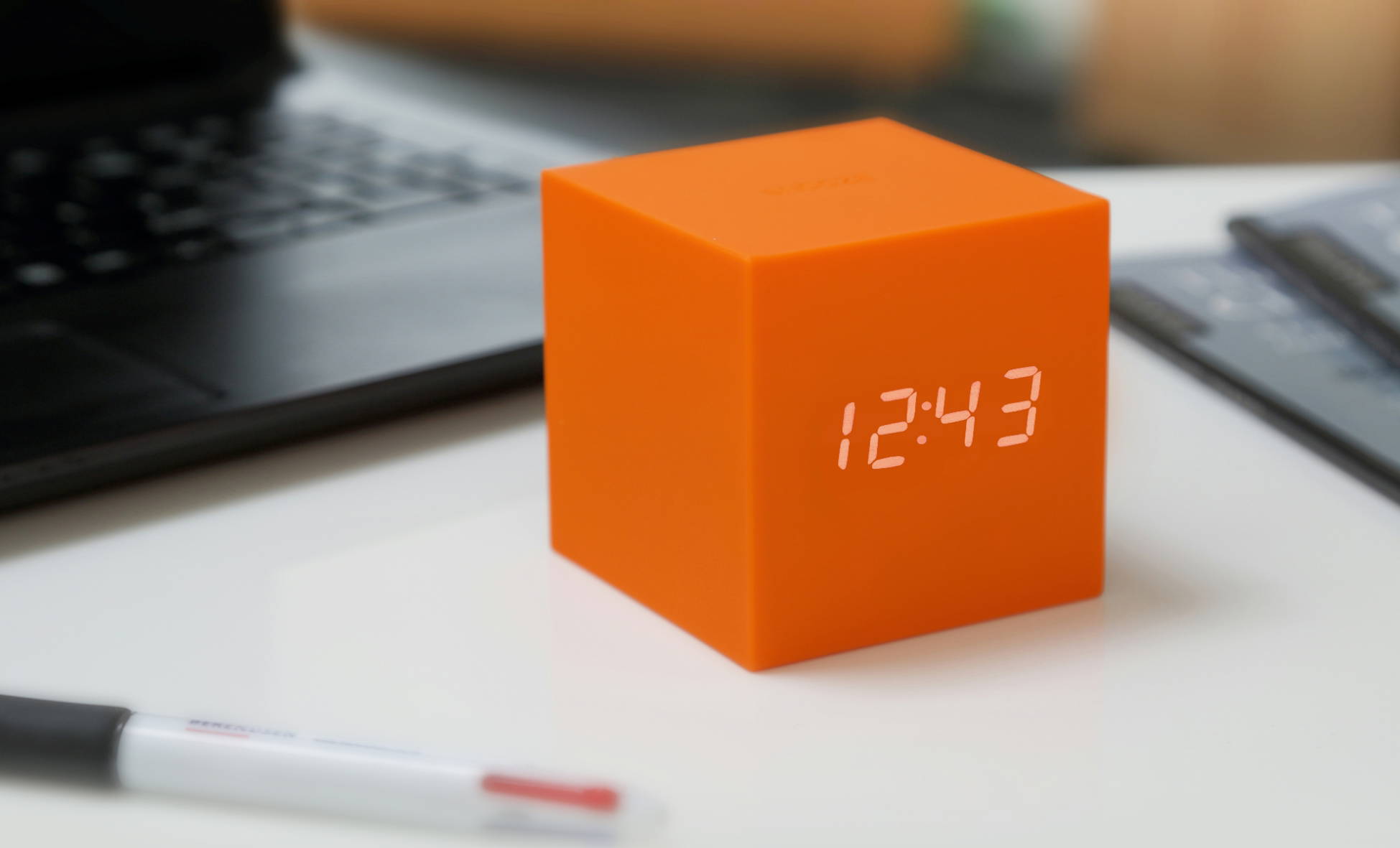 Gingko Gravity Cube Click Clock | Hoppers Jewellers